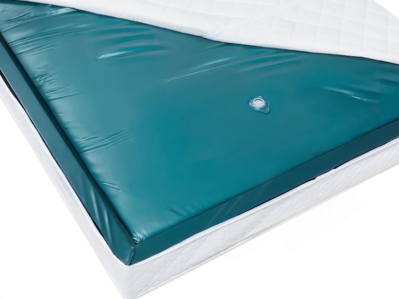 5 Best Waterbed Mattreses Reviewed in Detail (Winter 2024)