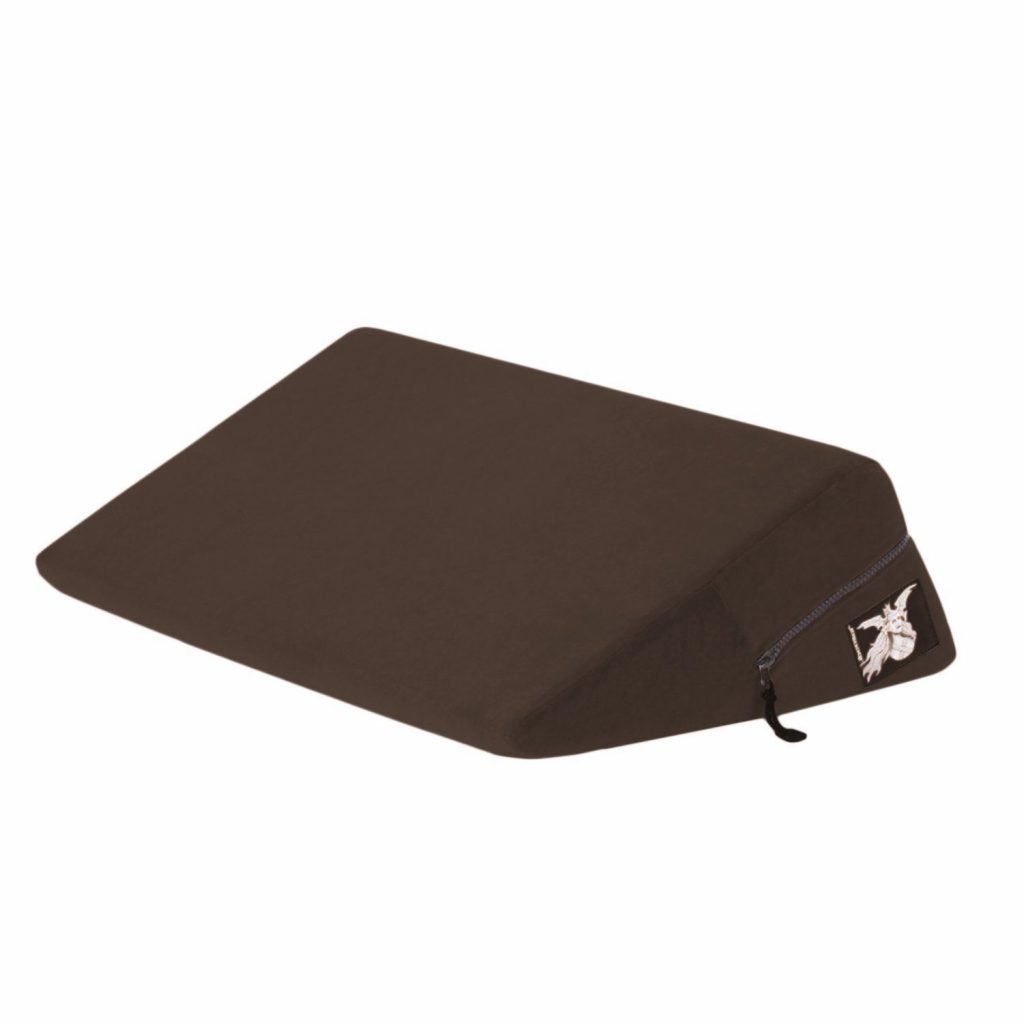 8 Best Wedge Pillows Reviewed in Detail (May 2021)