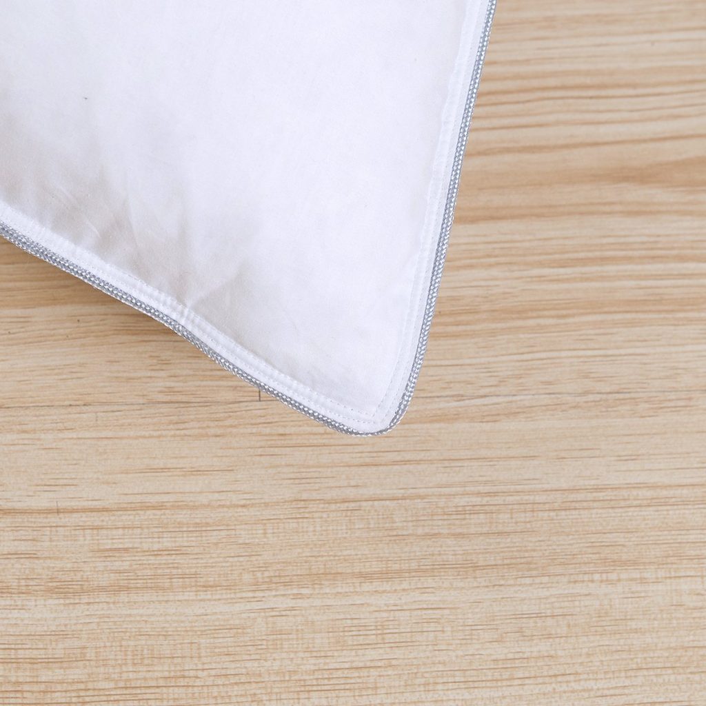 6 Best Feather Pillows Reviewed in Detail (Apr. 2021)