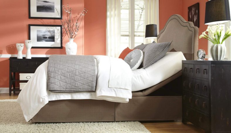 10 Best Sheets for Adjustable Beds Reviewed in Detail (Fall 2023)