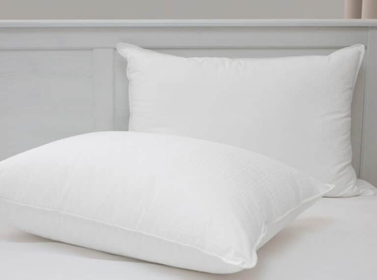 7 Best Polyester Pillows (Fall 2023) – Reviews & Guide