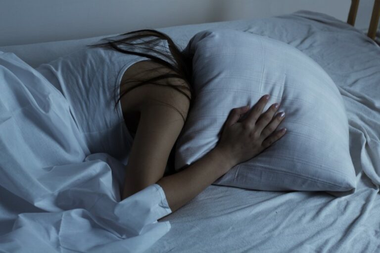 Wake Up Crying from a Dream: 6 Reasons This Happens to You (Winter 2024)